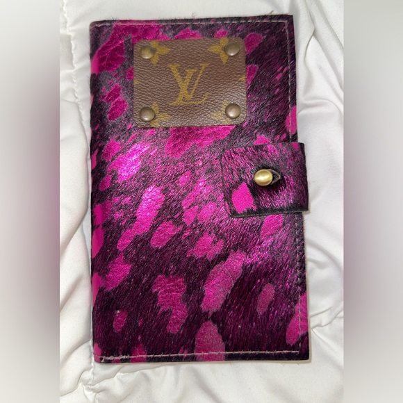 keep it gypsy | Bags | Keep It Gypsy Hair On Hide Leather Folio Nwt ...